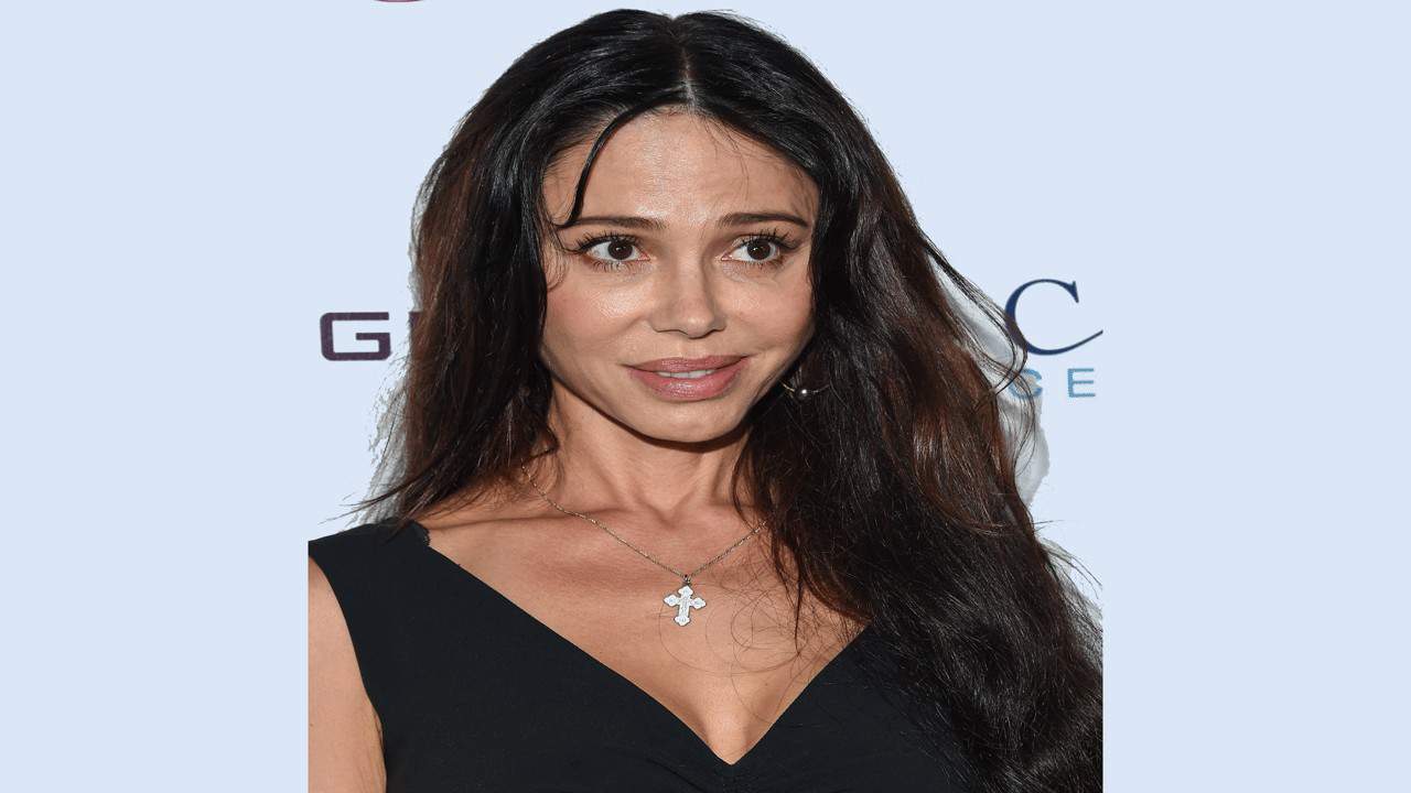 12 Scandalous Marriages That Prove Love Takes a Back Seat to Money ...