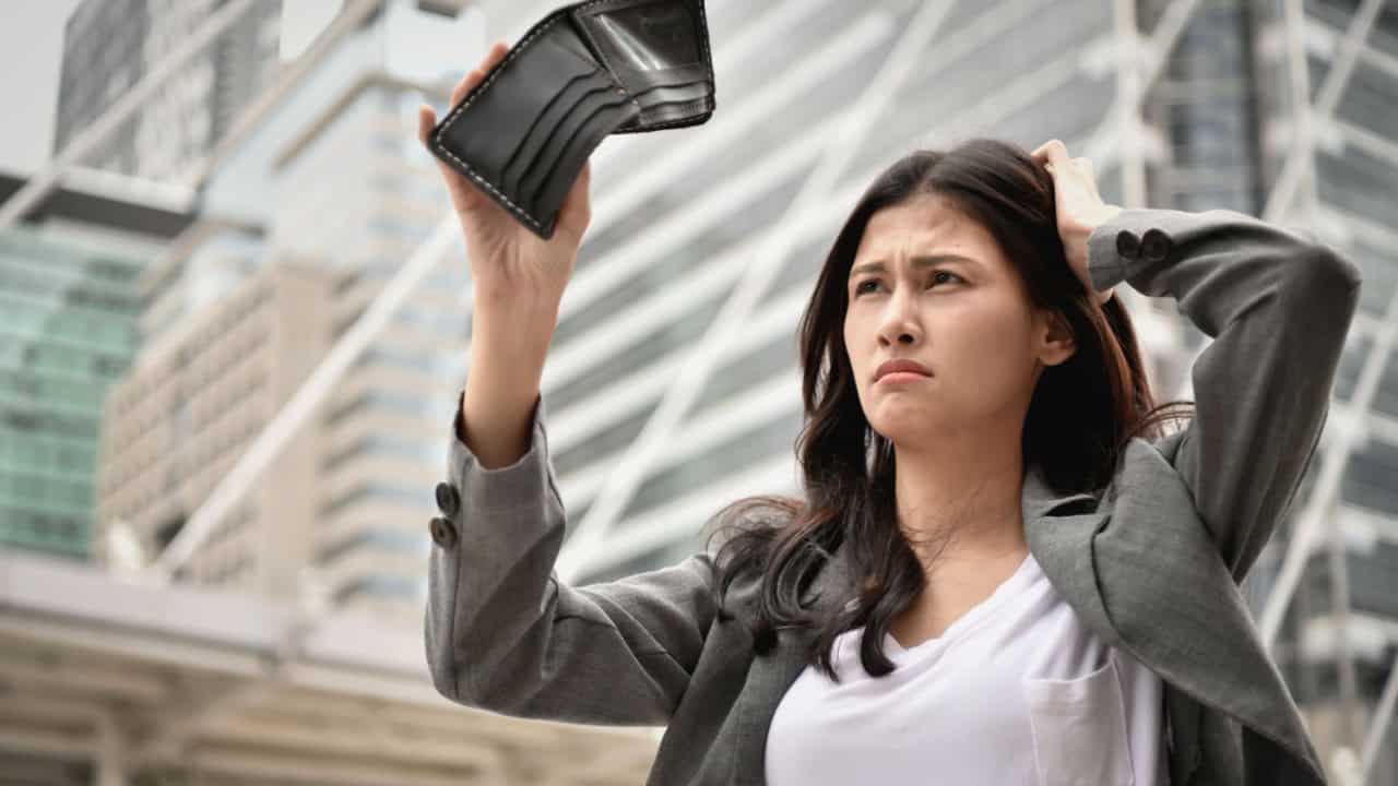 24 Useless Expenses to Cut From Your Budget Today - Money Smart Guides